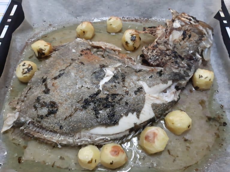 Gallo de San Pedro al horno 🐟 | Recetas y Poemas